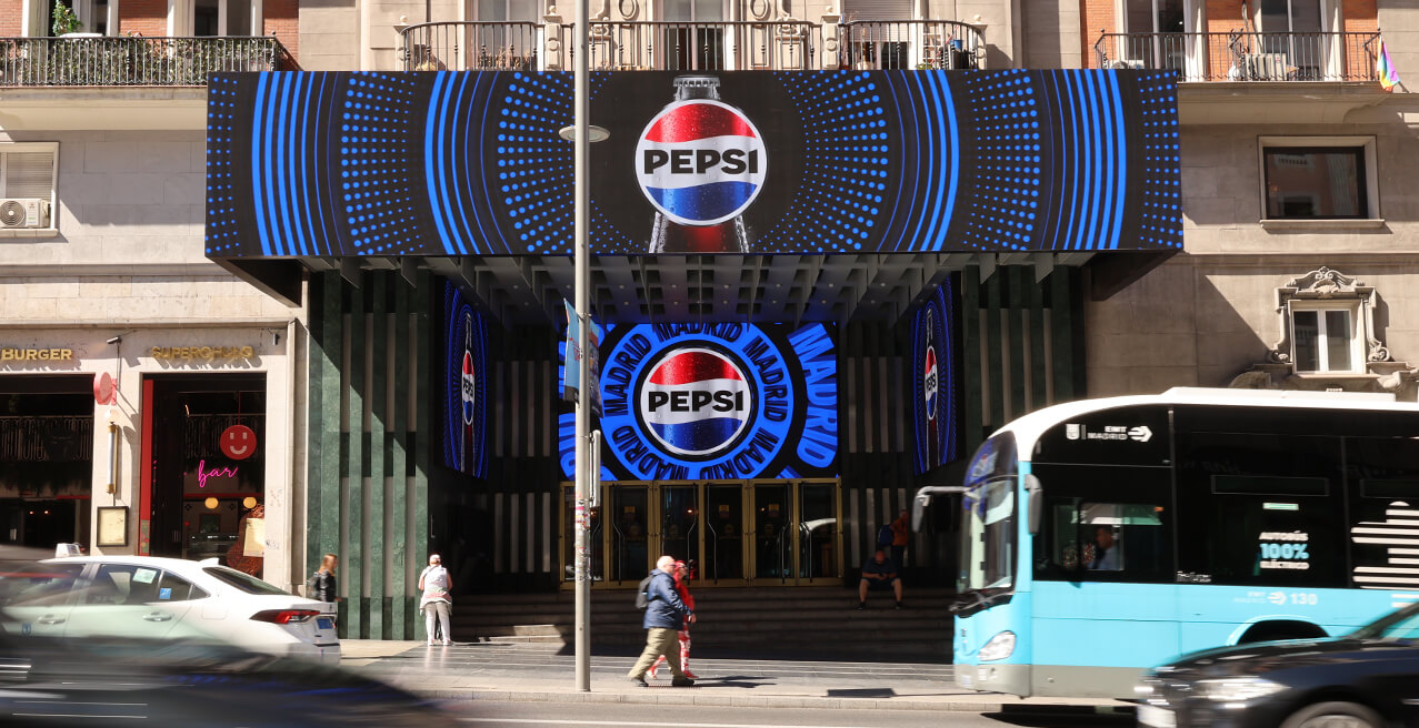 PEPSI PRESENTA SU NUEVO ‘LOOK’ EN CIRCUITO GRAN VÍA - Callao City Lights